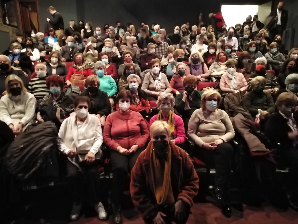 "Ο καλός άνθρωπος του Σετσουάν" συγκίνησε τα ΚΑΠΗ - larissanet.gr