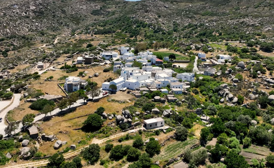 Τήνος: Το χωριό που θυμίζει… Σελήνη – Απομεινάρι της εποχής των ...
