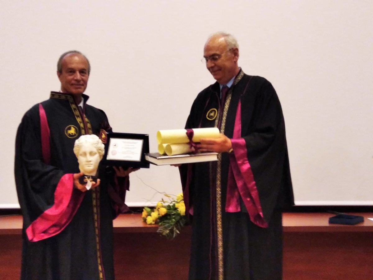 Επίτιμος Διδάκτορας του Τμήματος Ιατρικής ο Alex Spyropoulos (φωτ ...