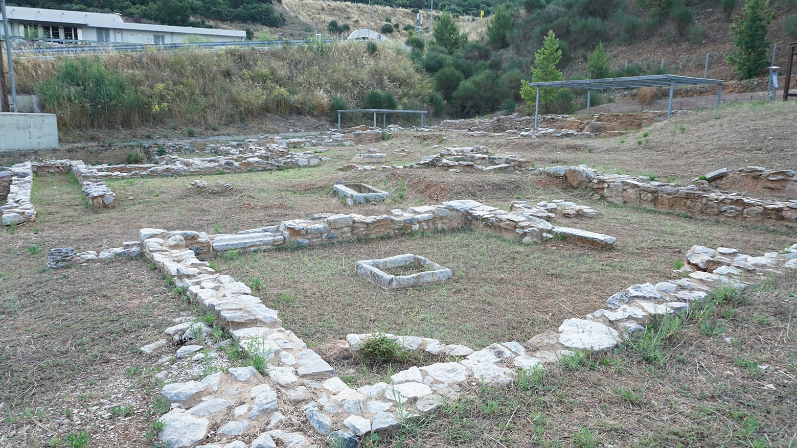 Στάση με αρχαιολογικό ενδιαφέρον πριν την Κοιλάδα των Τεμπών (φωτ ...