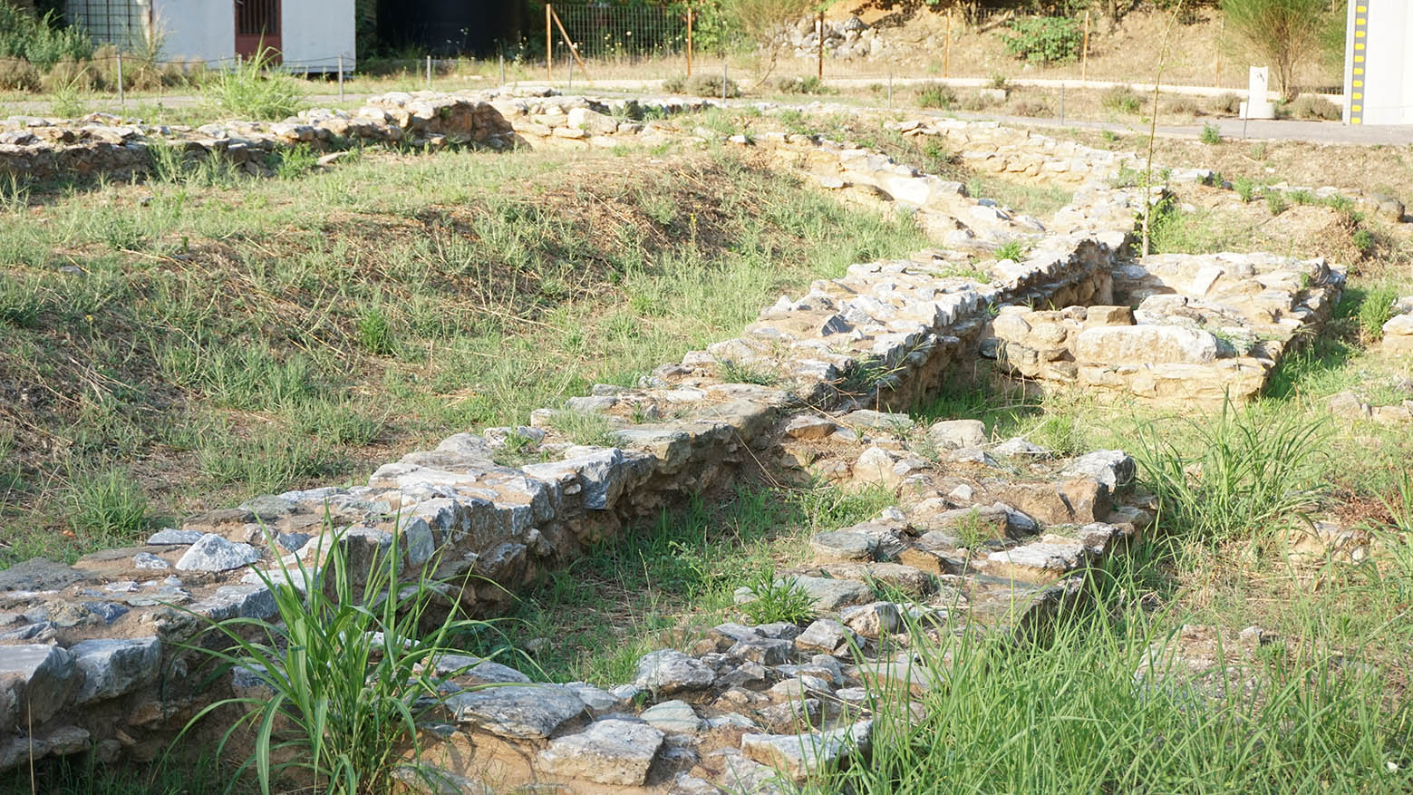 Στάση με αρχαιολογικό ενδιαφέρον πριν την Κοιλάδα των Τεμπών (φωτ ...