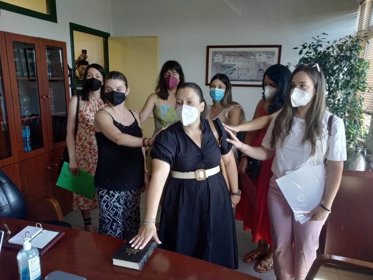 Λάρισα: Ορκωμοσίες νεοδιόριστων εκπαιδευτικών στη Διεύθυνση ...