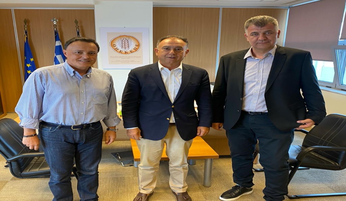 Ο Χρήστος Κέλλας με τον νέο πρόεδρο του ΟΠΕΚΕΠΕ, εφ’ όλης της ύλης ...