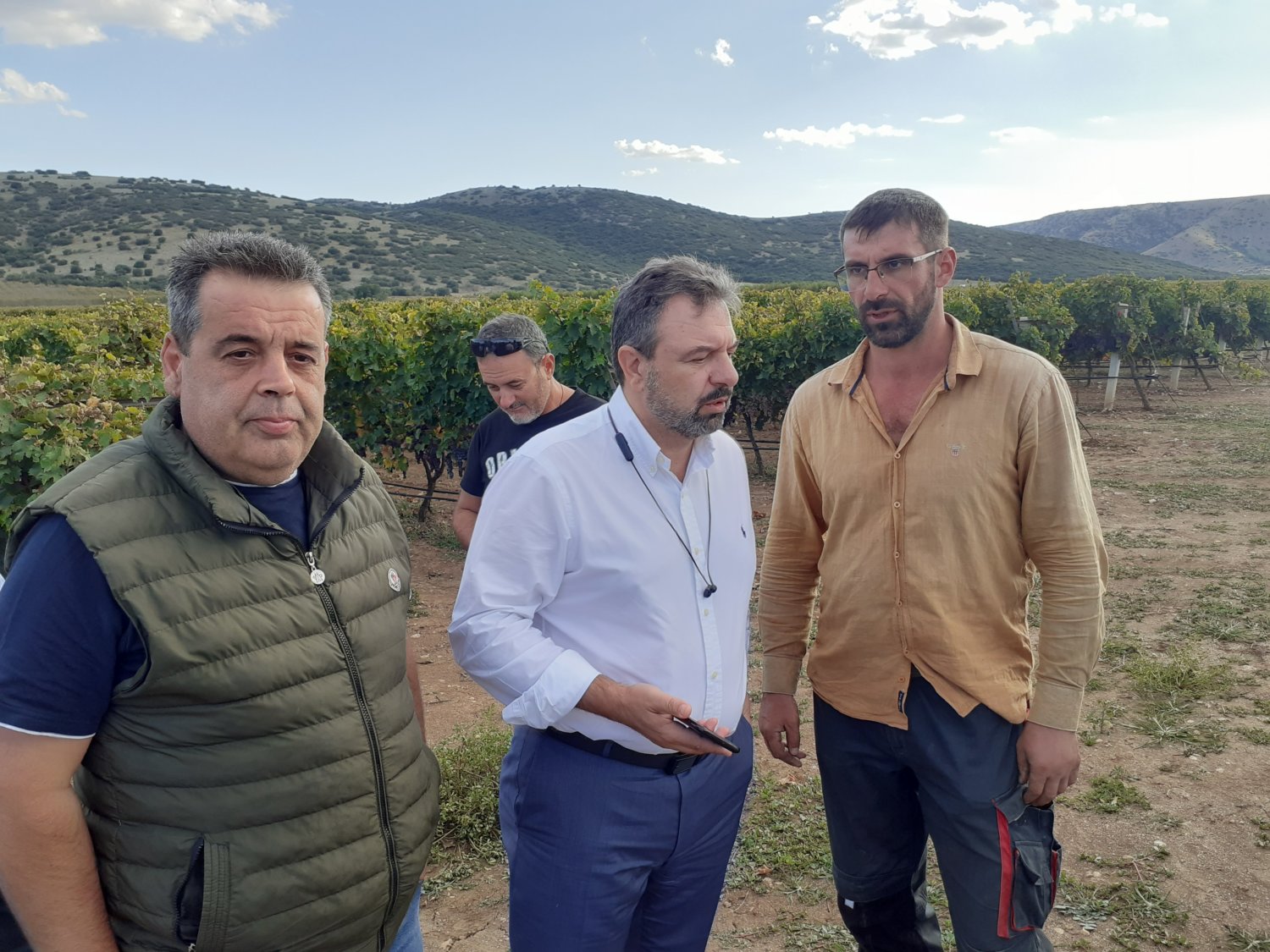 Τύρναβος: Με εκπροσώπους των αμβυκούχων ο Σταύρος Αραχωβίτης ...
