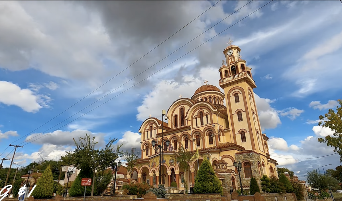 Λάρισα: Ο Ιερός Ναός του Αγίου Γεωργίου εντυπωσιάζει... Δείτε το βίντεο ...