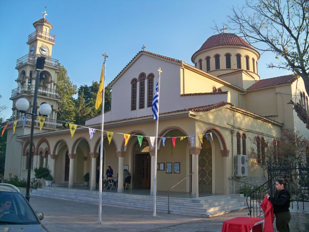 Ι.Ν. Αγίου Δημητρίου Λάρισας: Μέγας Εσπερινός και αναχώρηση της εικόνας ...