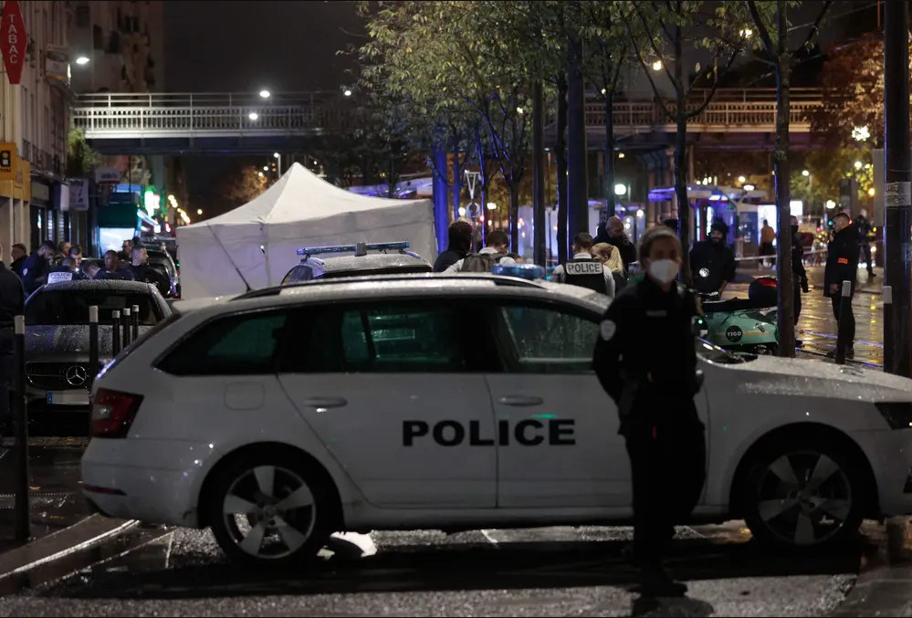 Φρίκη στη Γαλλία: Δηλητηρίασε τη γυναίκα και τις δυο κόρες του και μετά ...