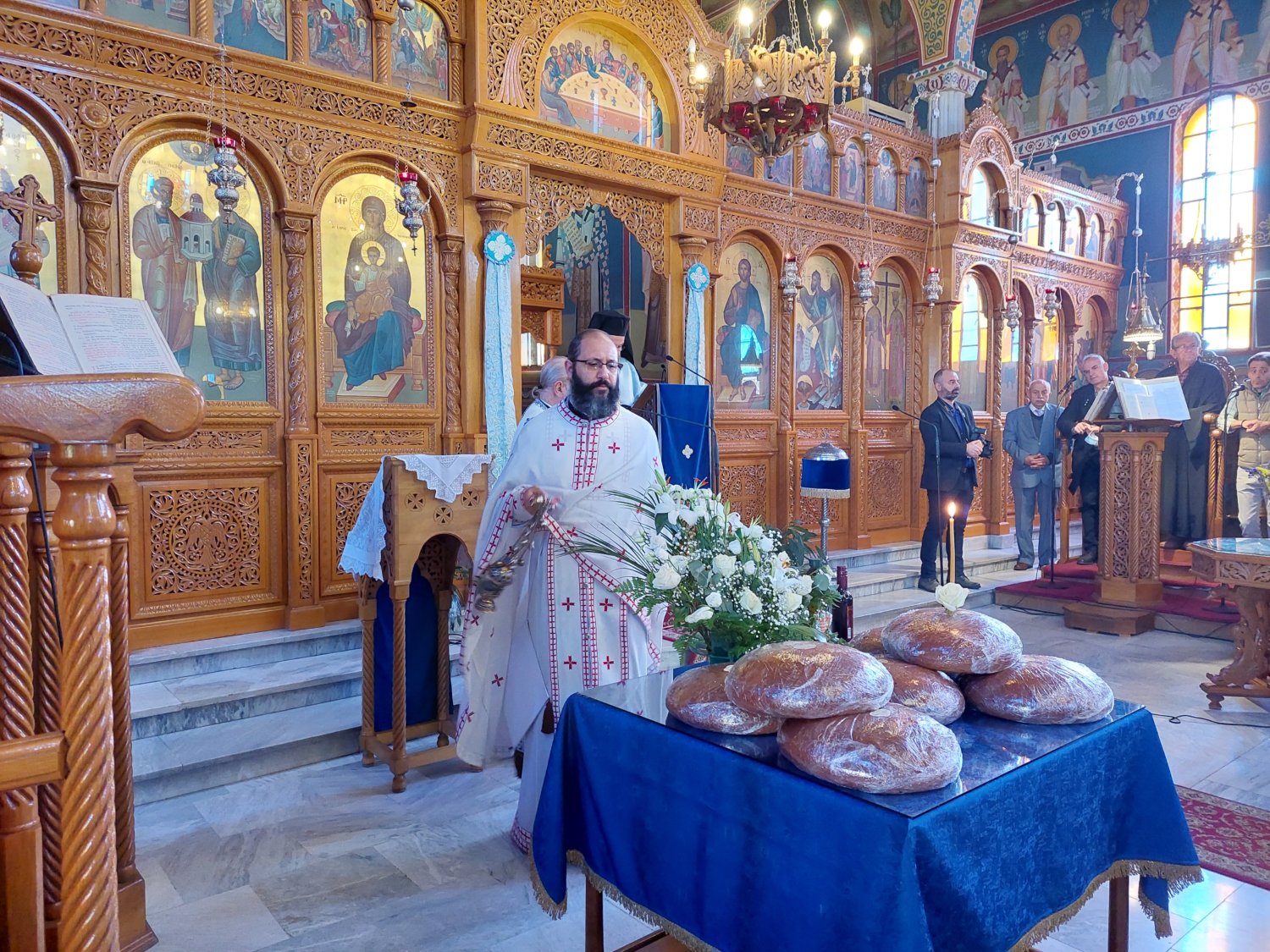 Λάρισα: Η Αστυνομία τίμησε τον προστάτη της - Εικόνες από τη Δοξολογία ...