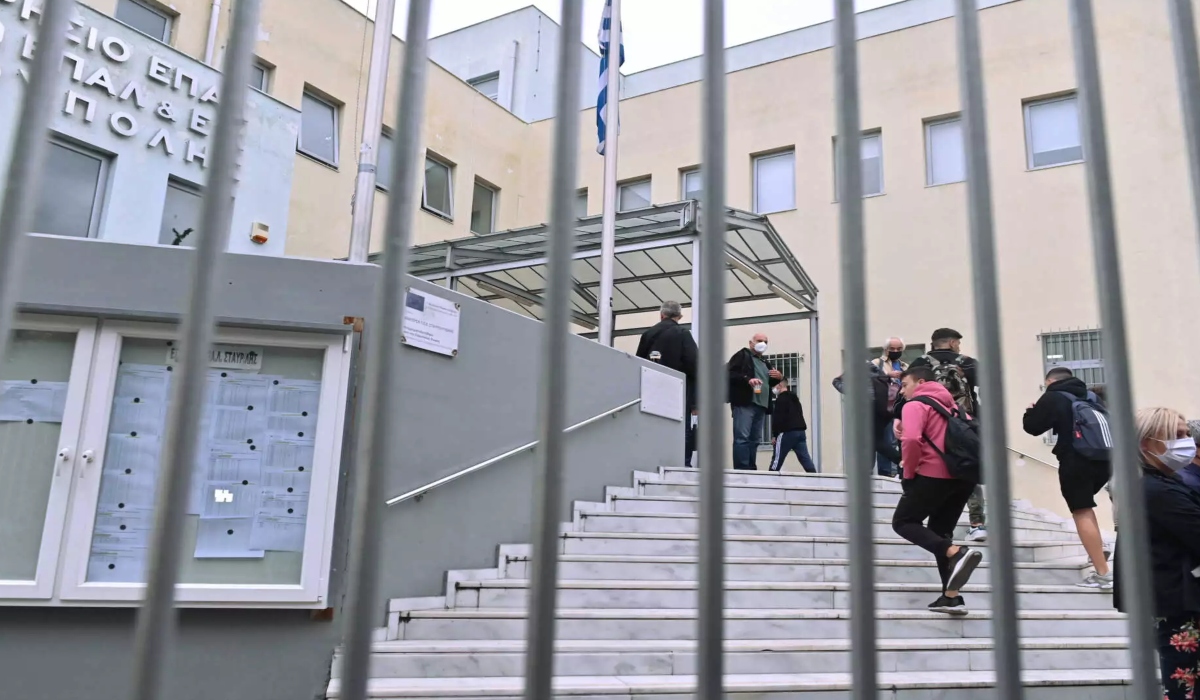 Καθηγητής ΕΠΑΛ παραιτήθηκε καταγγέλλοντας bullying στο σχολείο ...