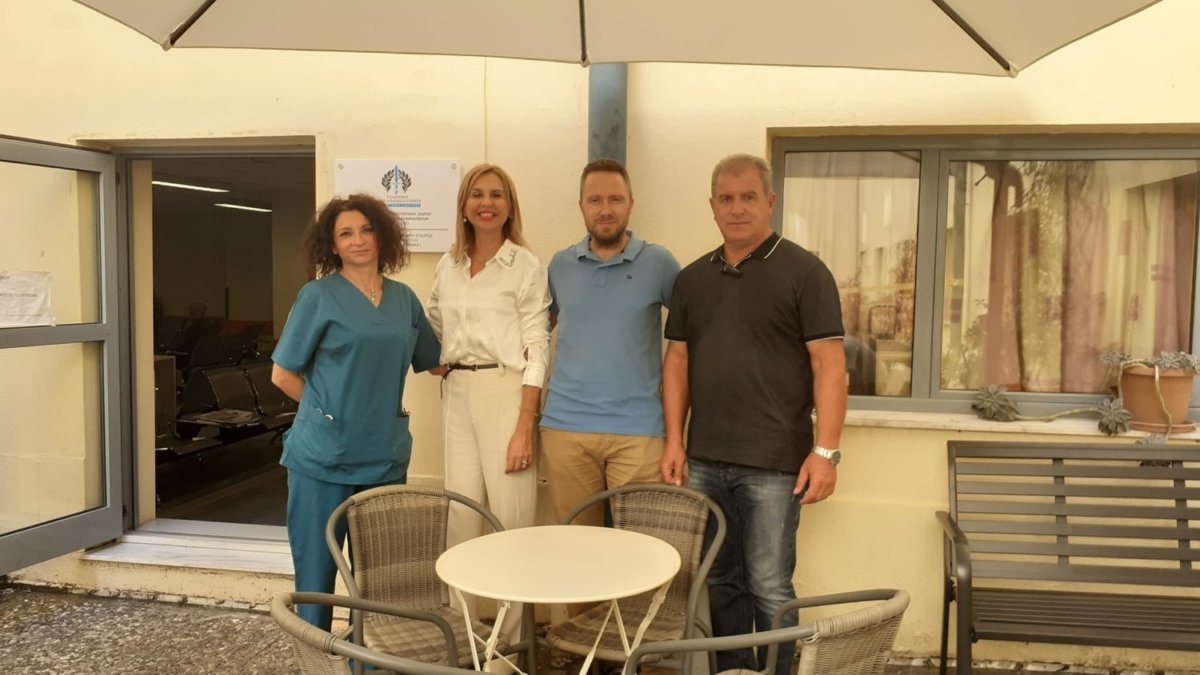 Έτρεξαν και... διαμόρφωσαν χώρο στο Πανεπιστημιακό Νοσοκομείο Λάρισας ...
