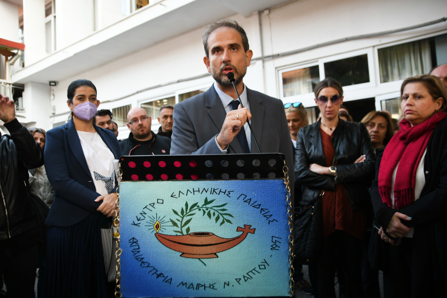 Εκπαιδευτήρια Ράπτου: Υπογραφές μαζεύουν οι γονείς - "Θα πέσουμε ...