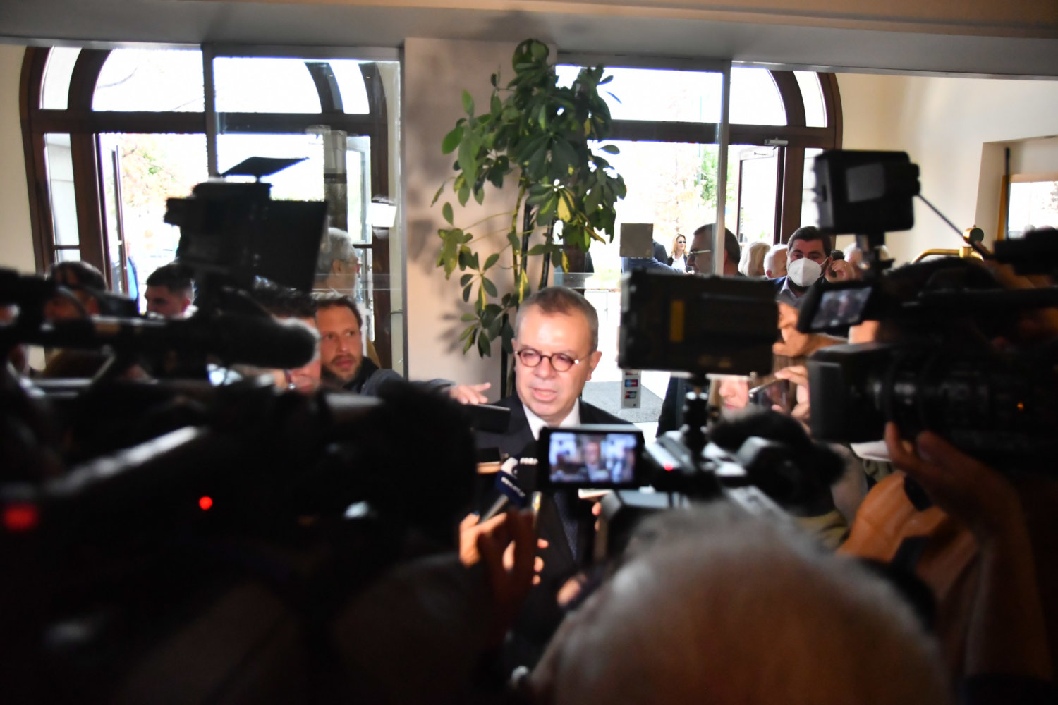 Μαν. Κοττάκης: Γιατί επέλεξα τη Λάρισα για την παρουσίαση... Πιο ...