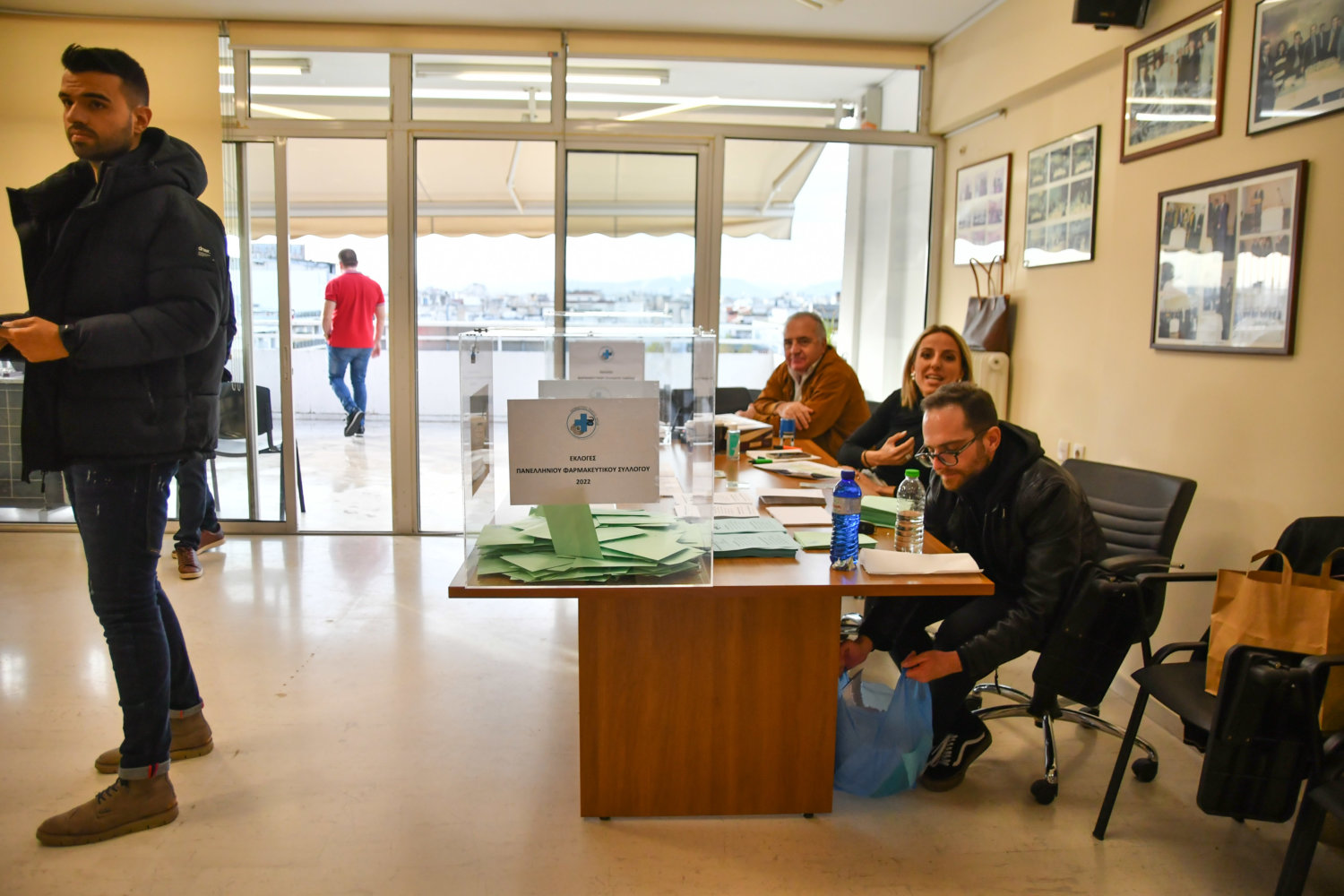 Στις κάλπες για νέα όργανα στον Φαρμακευτικό Σύλλογο Λάρισας (φωτ ...