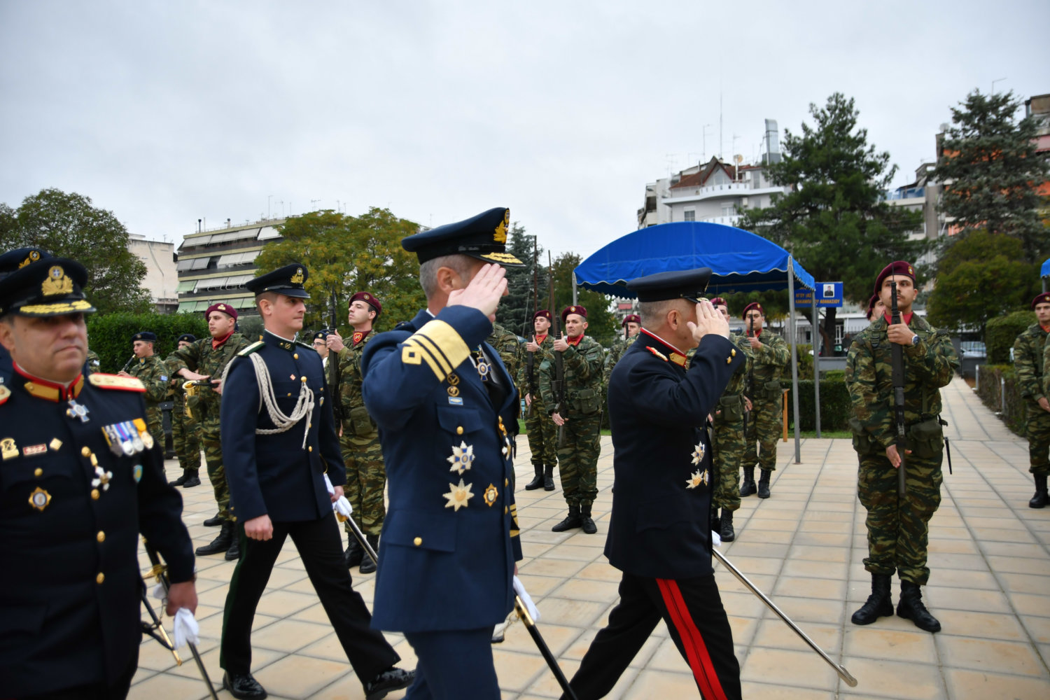 Λάρισα: Εικόνες από τη Δοξολογία για την προστάτιδα του Πυροβολικού ...