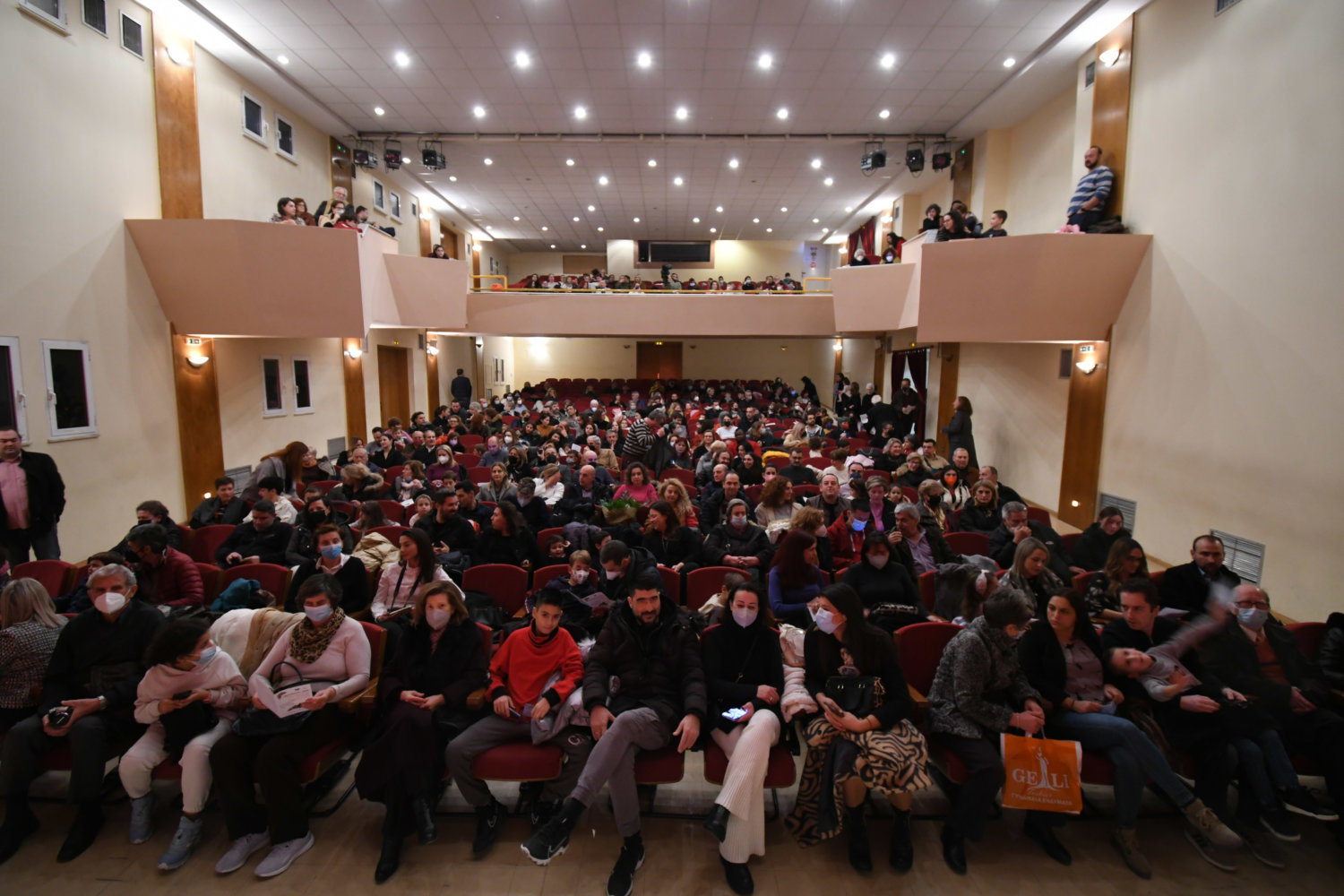 Χριστουγεννιάτικη συναυλία της παιδικής χορωδίας του ΔΩΛ (φωτ. & βίντεο ...