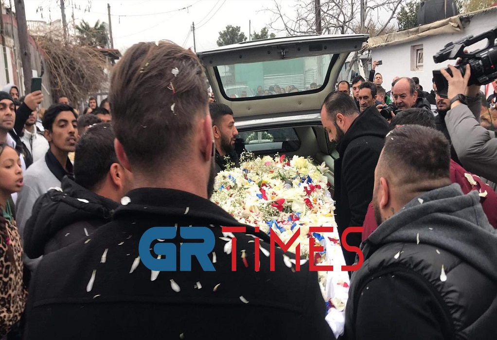 Θεσσαλονίκη - Θάνατος 16χρονου: Σε κλίμα οδύνης η πομπή για τα ...