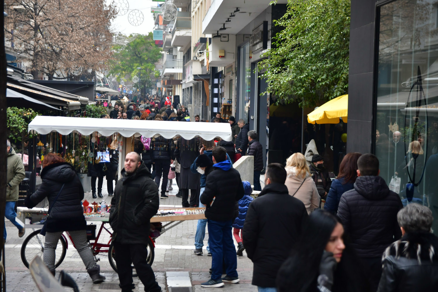 Ανοιχτά καταστήματα και σούπερ μάρκετ σήμερα, Κυριακή: Τι ώρα ανοίγουν ...