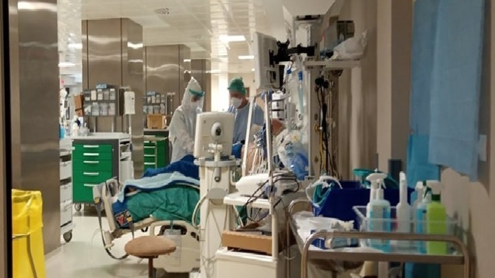Κρήτη: Σε κρίσιμη κατάσταση στη ΜΕΘ η 33χρονη τουρίστρια που έπεσε στην ...