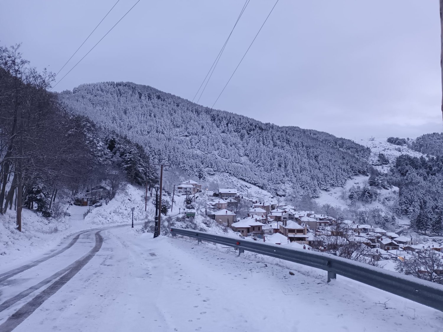 Πρωί Παρασκευής με λευκό τοπίο σε ορεινές περιοχές της Π.Ε. Λάρισας ...