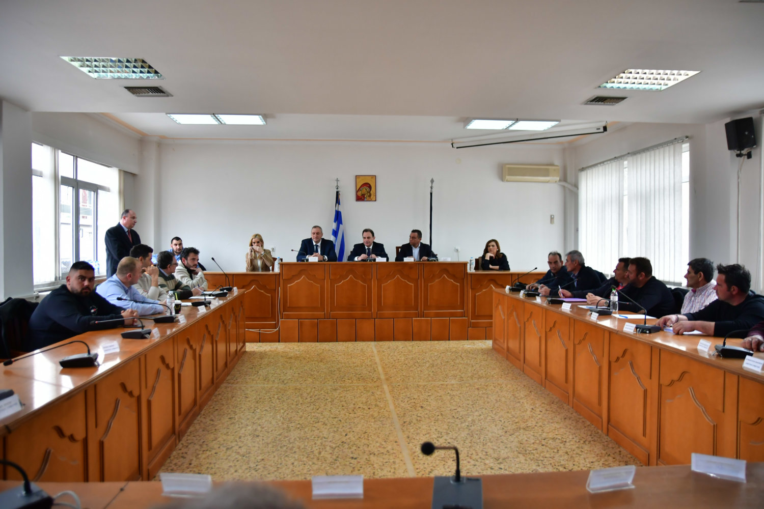 Σύσκεψη υπουργού Αγροτικής Ανάπτυξης Γ. Γεωργαντά με αγρότες στον ...