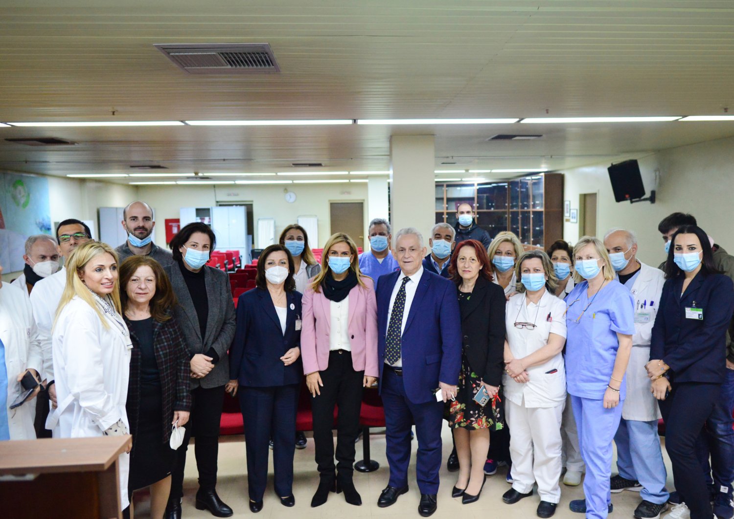 Επίσκεψη της Υφυπουργού Υγείας Ζωής Ράπτη στο Γενικό Νοσοκομείο Νέας ...