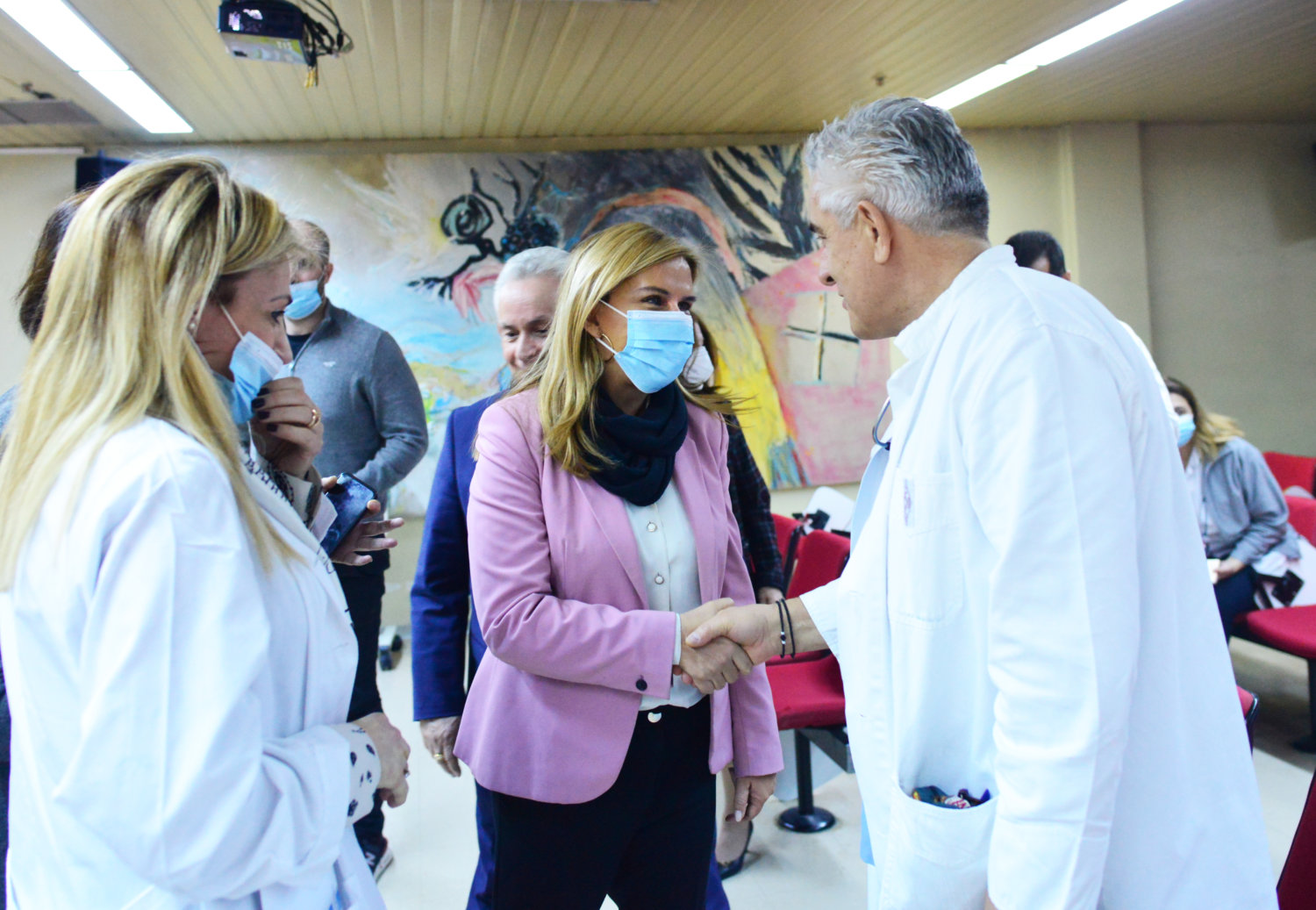 Επίσκεψη της Υφυπουργού Υγείας Ζωής Ράπτη στο Γενικό Νοσοκομείο Νέας ...