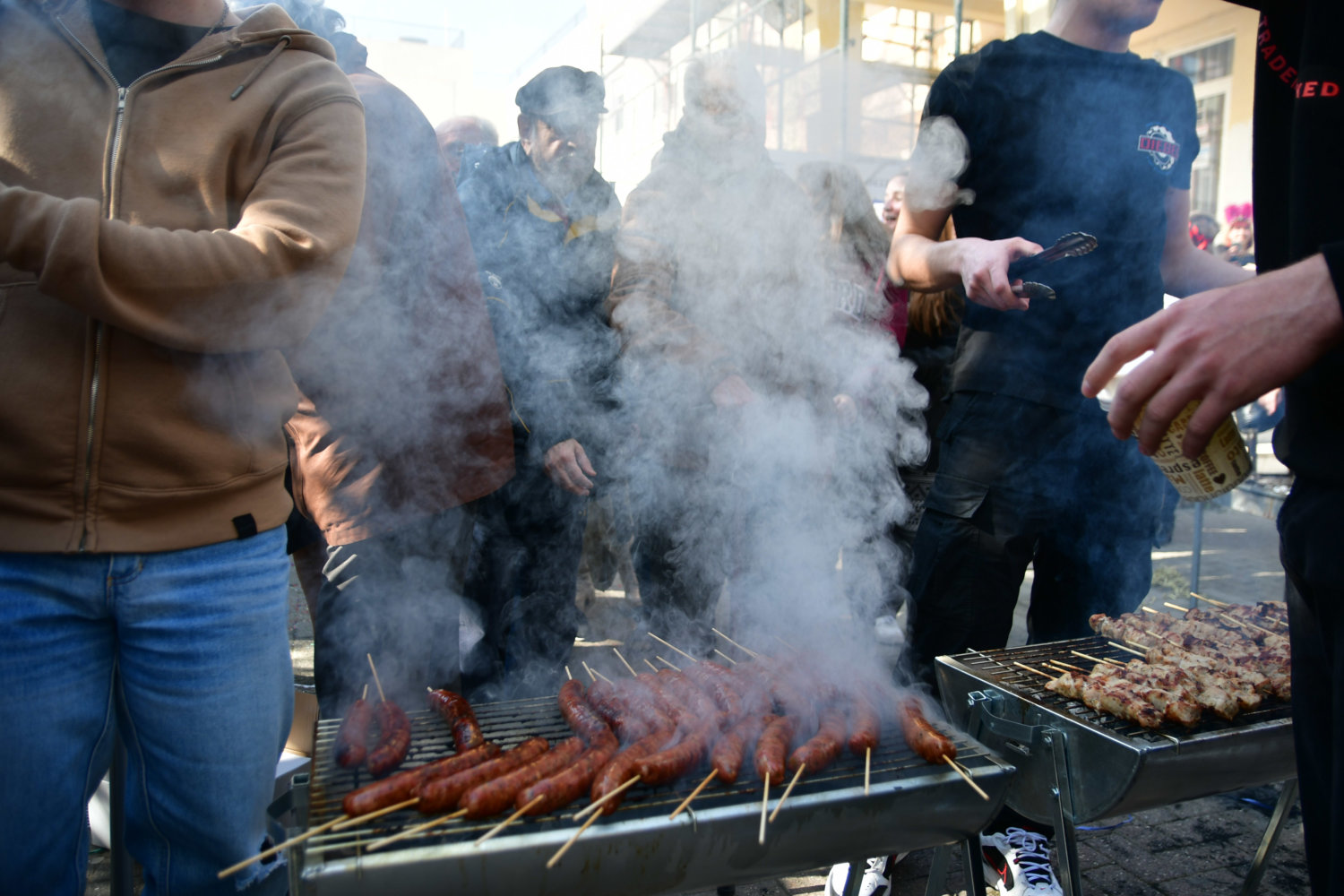 Τσικνοπέμπτη με τον Εμπορικό Σύλλογο Τυρνάβου - larissanet.gr