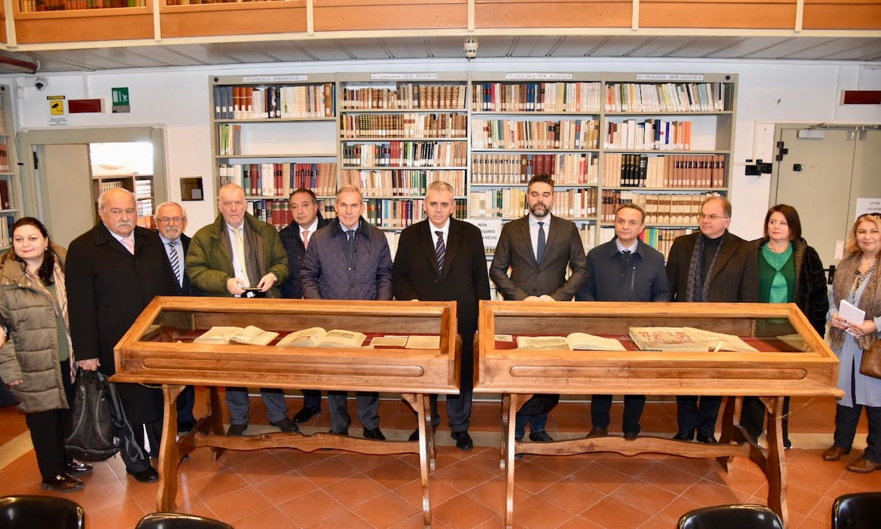 Στη βιβλιοθήκη Βατικανού ο Μάξιμος Χαρακόπουλος για την Αγία Σοφία ...