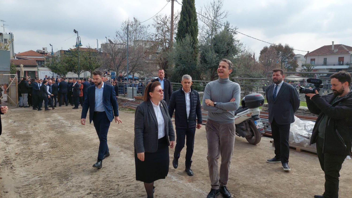 Λάρισα: Ο "σταθμός" του Κυριάκου Μητσοτάκη στο Μπεζεστένι (φωτ ...