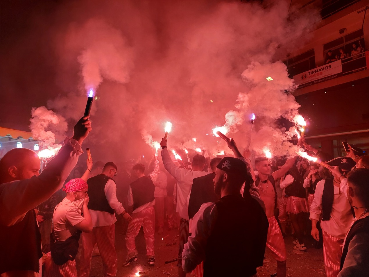Σήμερα η μεγάλη καρναβαλική παρέλαση στον Τύρναβο - larissanet.gr