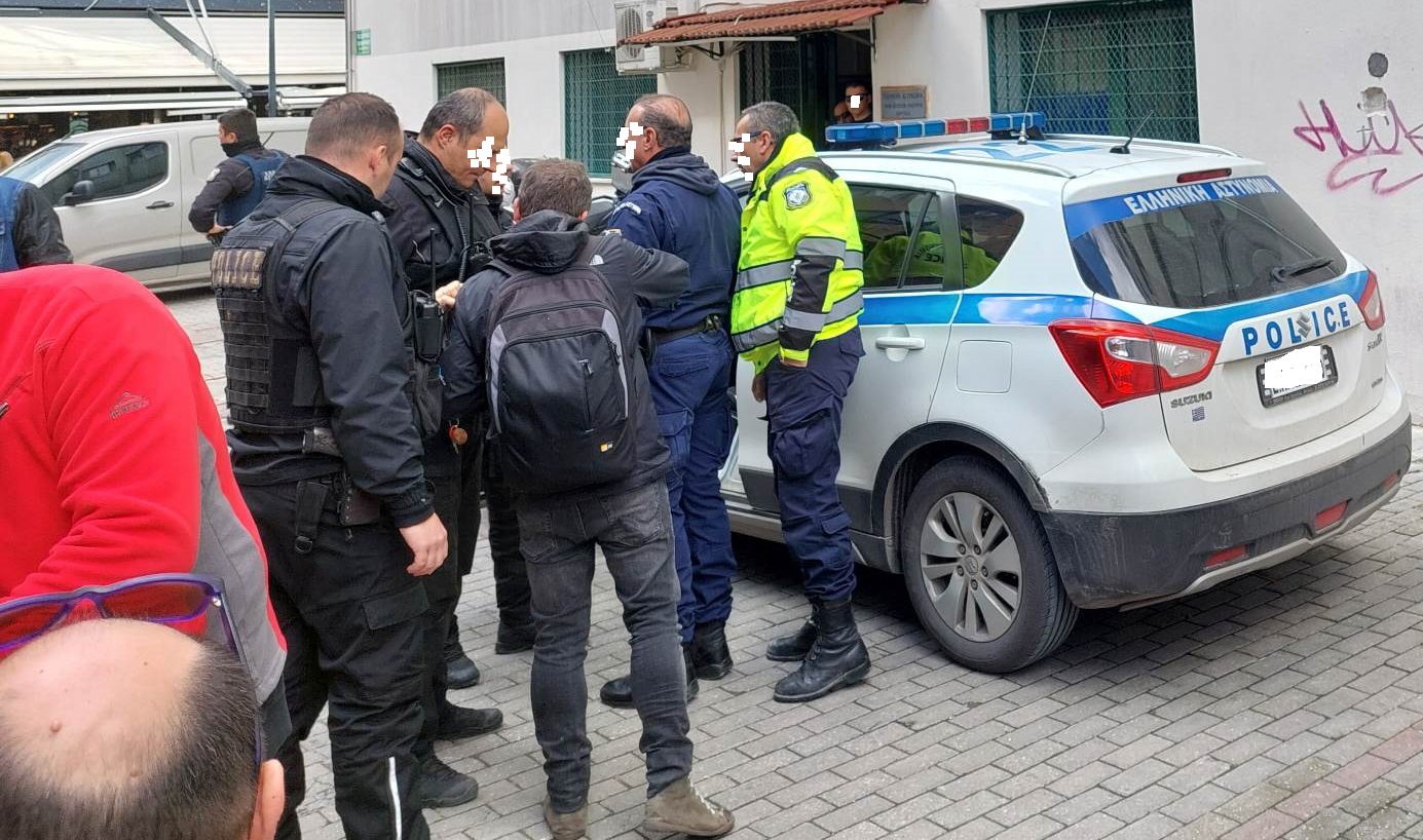 Λάρισα: Επεισόδια στο Δικαστικό-Τέσσερις δημοσιογράφοι στο Αστυνομικό ...