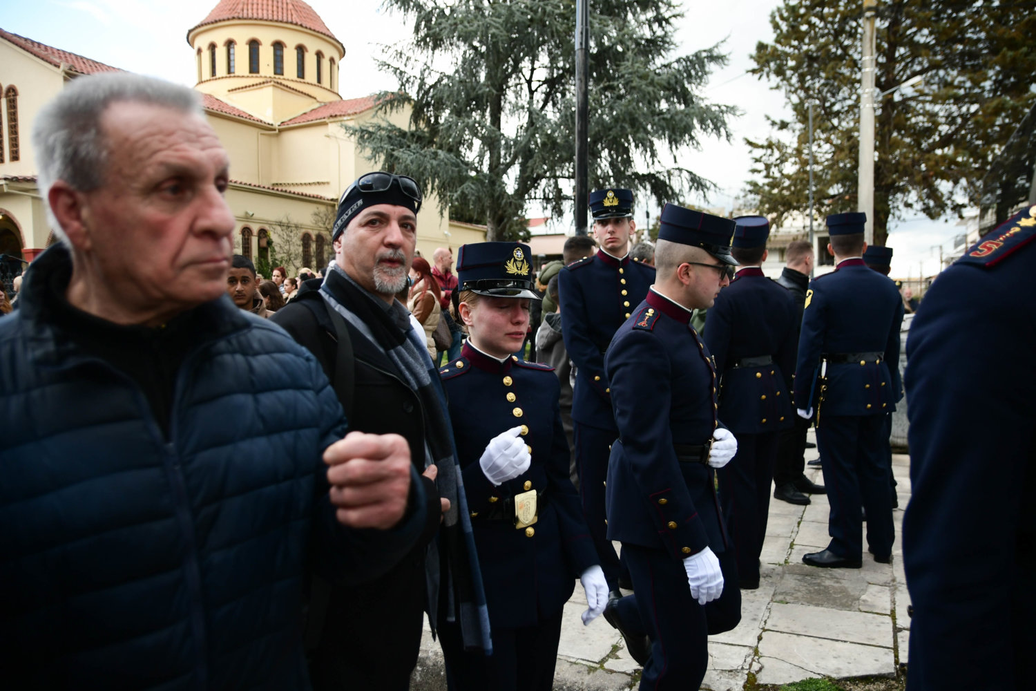 Λάρισα: Με την ελληνική σημαία στην "τελευταία της κατοικία" η ...