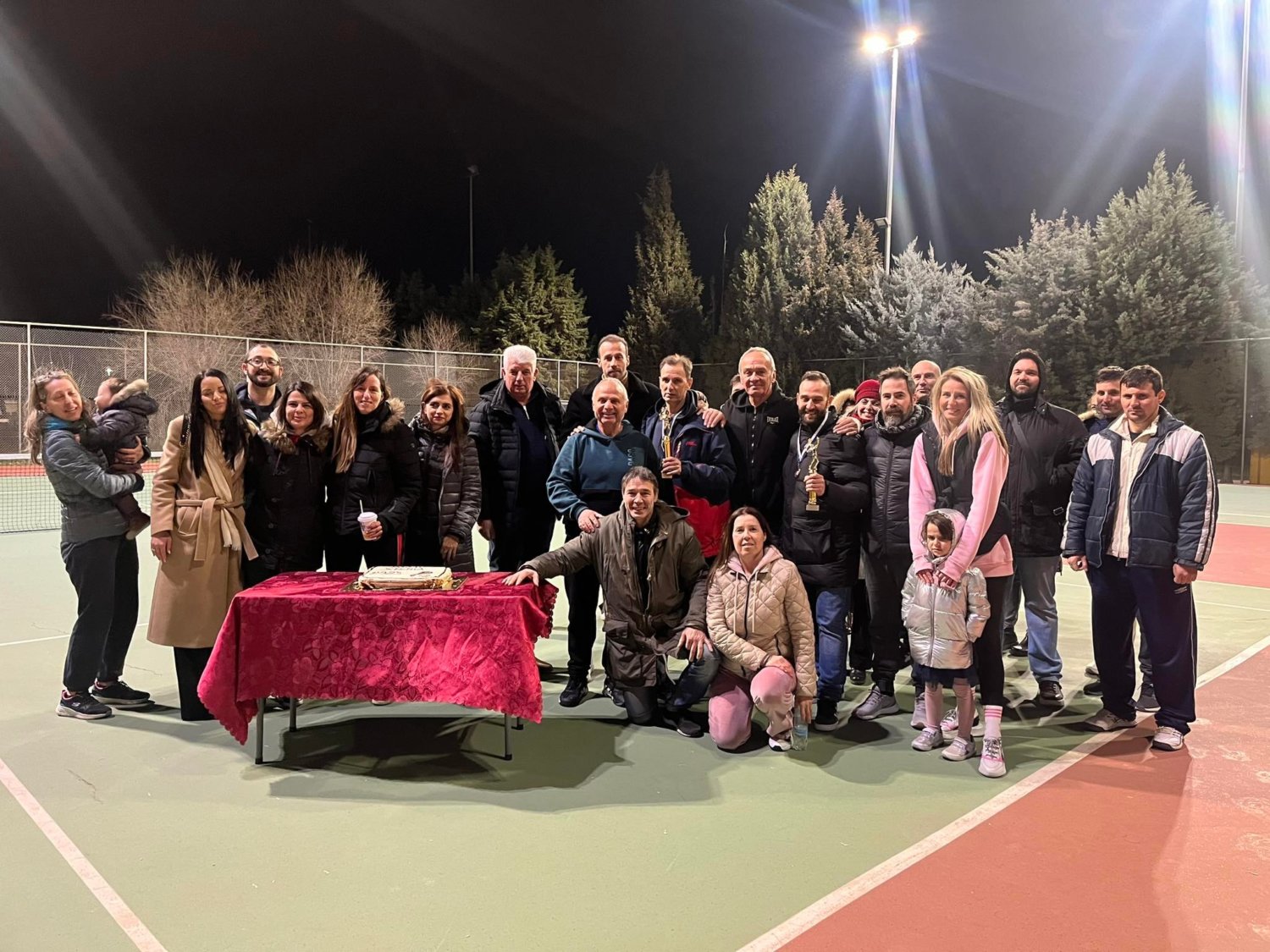 Πίτα έκοψαν οι Σχολές Τένις Ενηλίκων της ΔΗ.Κ.Ε.Λ. (φωτ.) - larissanet.gr