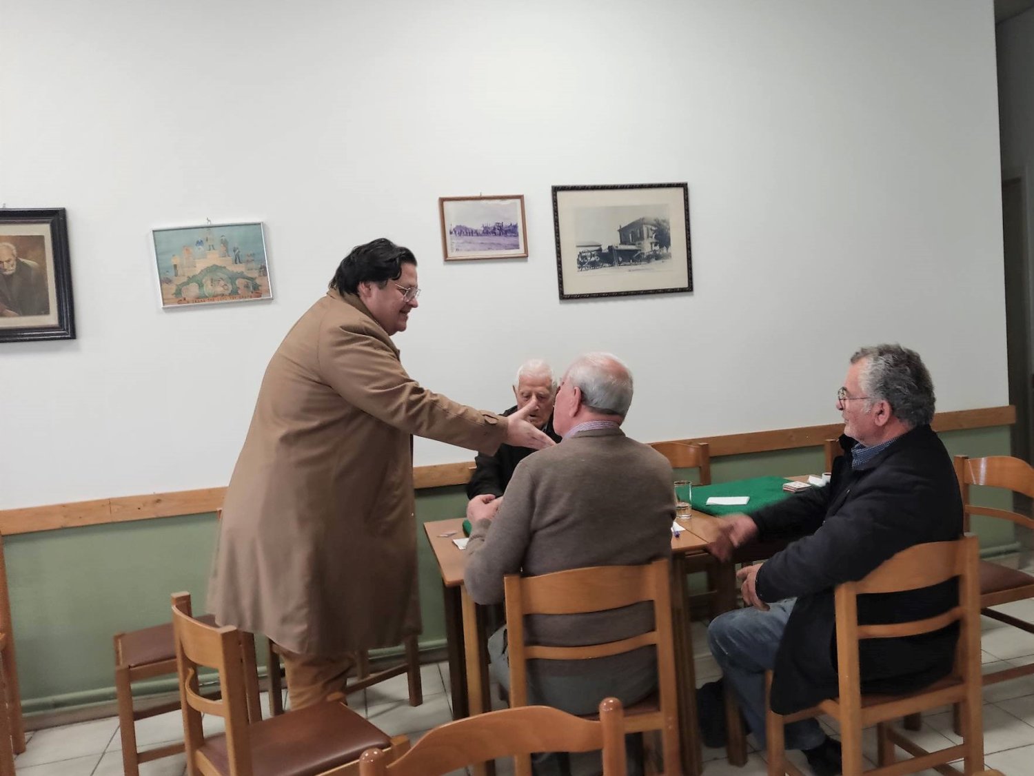 Στο ΚΑΠΗ Αμπελώνα ο Θ. Παπαλιάγκας: «Οι άνθρωποι της τρίτης ηλικίας ...