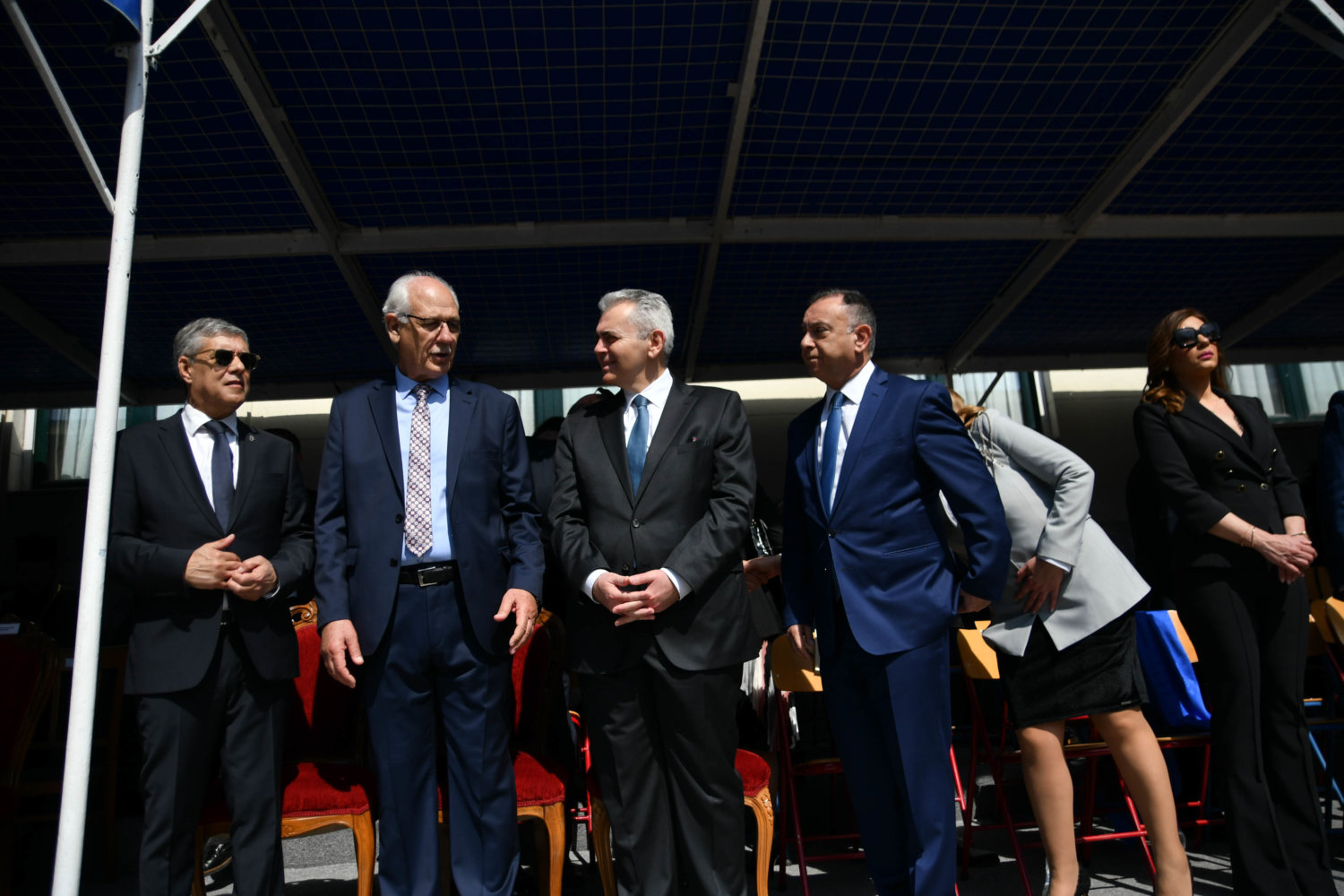25η Μαρτίου: "Κοσμοπλημμύρα" στο κέντρο της Λάρισας για την παρέλαση ...