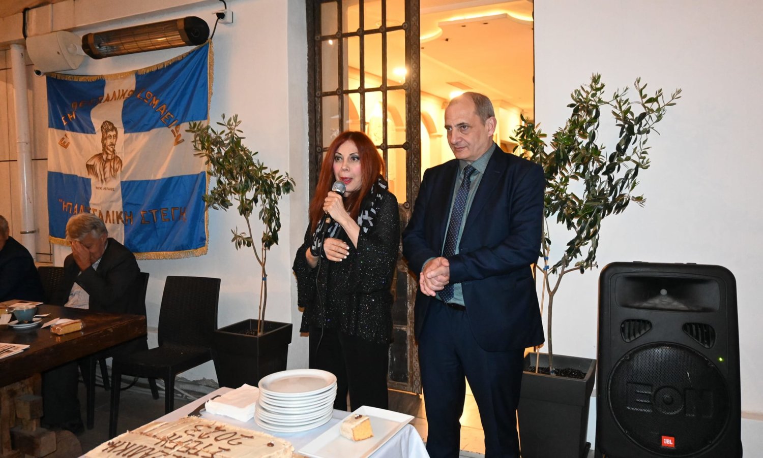 Εικόνες από την κοπή πίτας της "Πανθεσσαλικής Στέγης" - larissanet.gr