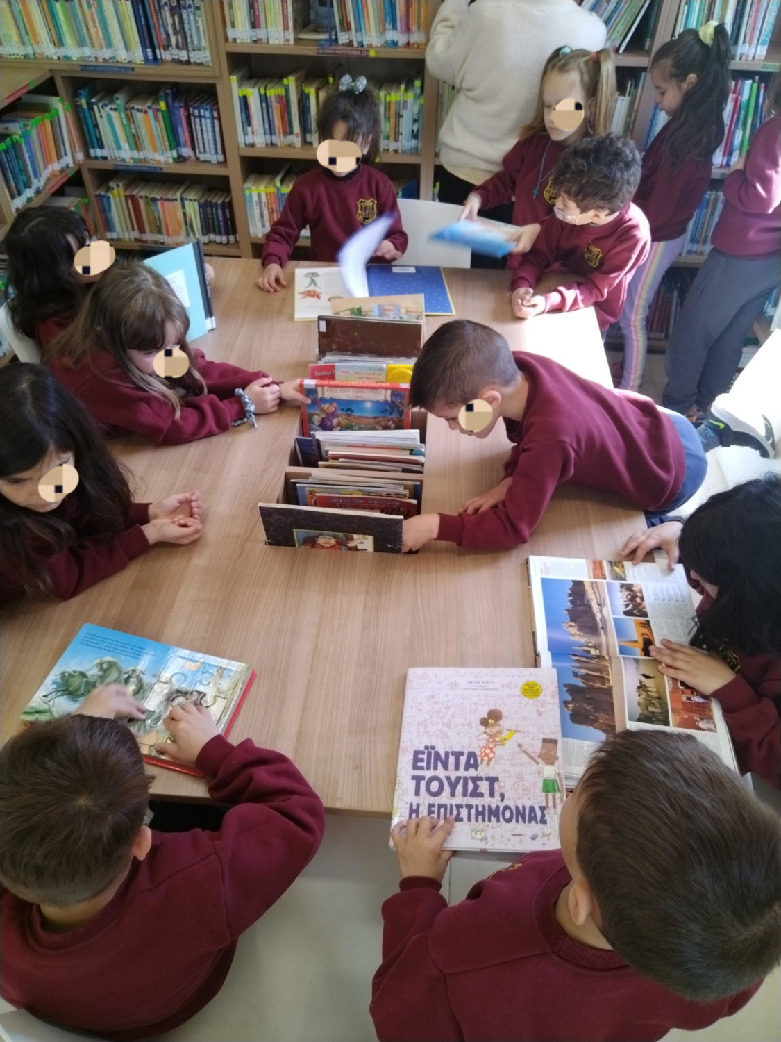 «Μικροί δημοσιογράφοι» στη Δημοτική Βιβλιοθήκη Νίκαιας - larissanet.gr