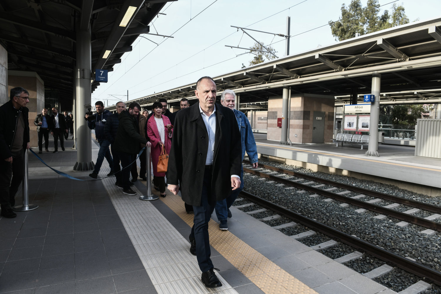 Παππάς καρφώνει Γεραπετρίτη: Ανέβηκε σε τρένο για Καλαμπάκα και ...
