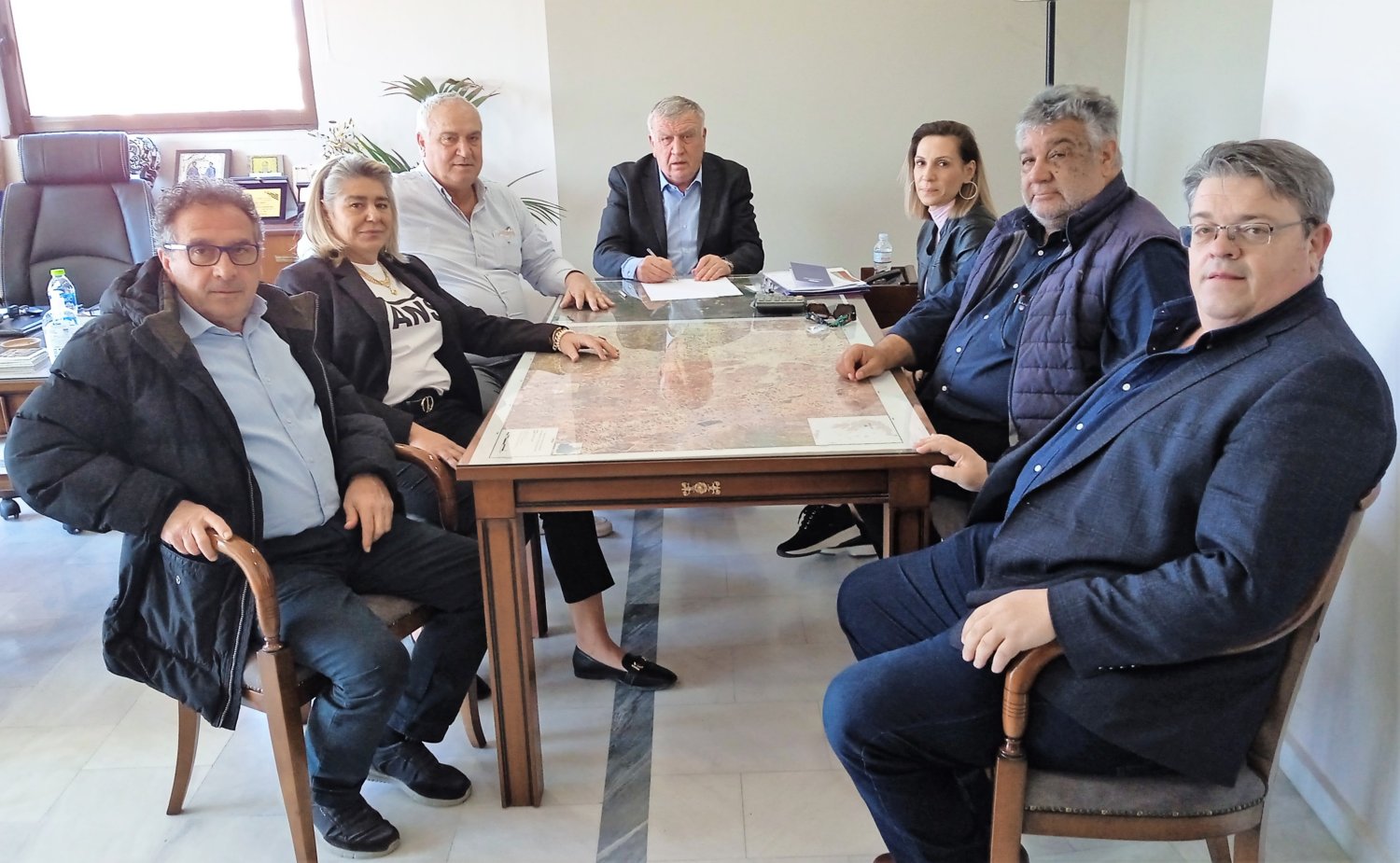 Ξεκινάει το έργο της αποκατάστασης κατεστραμμένων οδοστρωμάτων στη ...