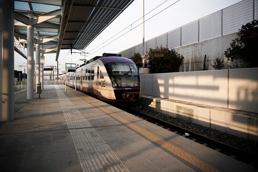 Επανέναρξη σιδηροδρομικών επιβατικών δρομολογίων στον άξονα Αθήνα ...