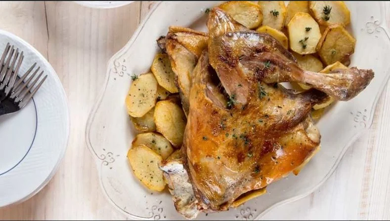 Αρνί στο φούρνο: Δύο πεντανόστιμες συνταγές για το Πάσχα - larissanet.gr