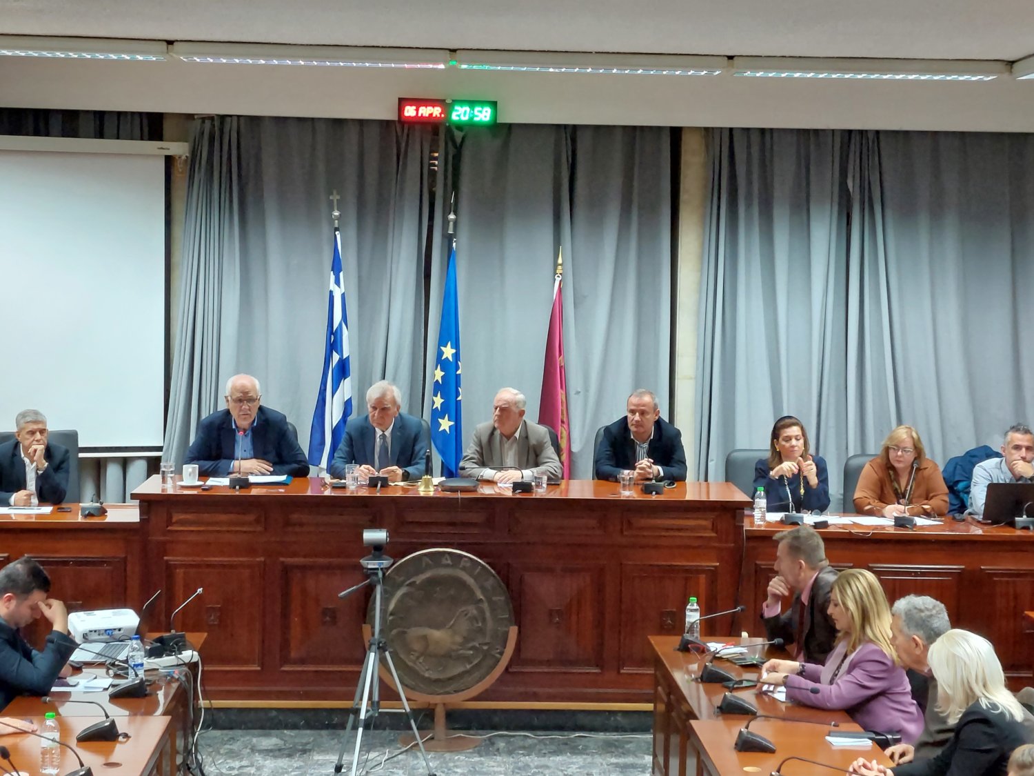 Ο ΟΣΕ, το μέτωπο της Λάρισας και τα …μανίκια που δεν σηκώθηκαν ...
