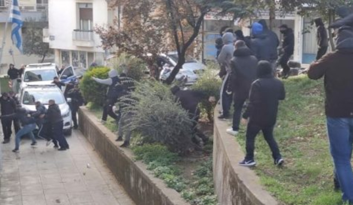 Οπαδική βία στα Ιωάννινα: Ελεύθεροι υπό όρους μετά την απολογία δύο ...