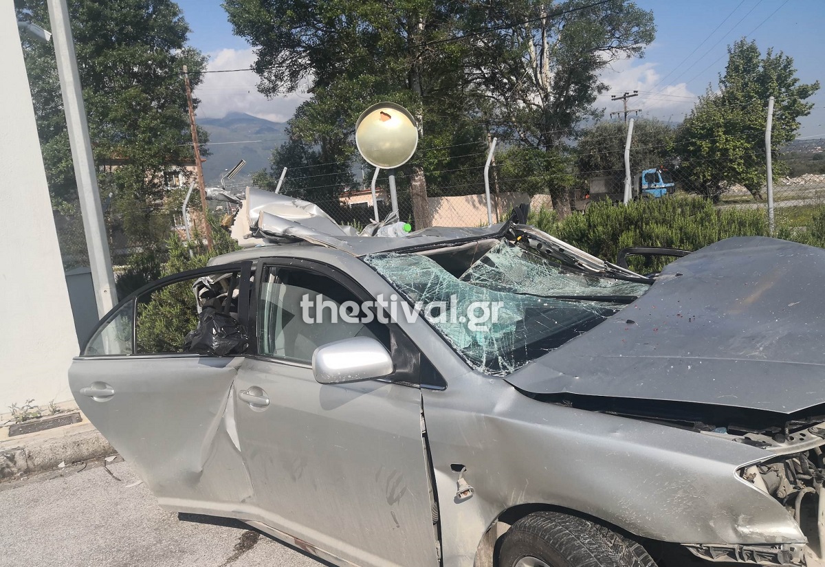 Τροχαίο στον Πλαταμώνα: Σοκάρουν oι φωτογραφίες από το αυτοκίνητο στο ...