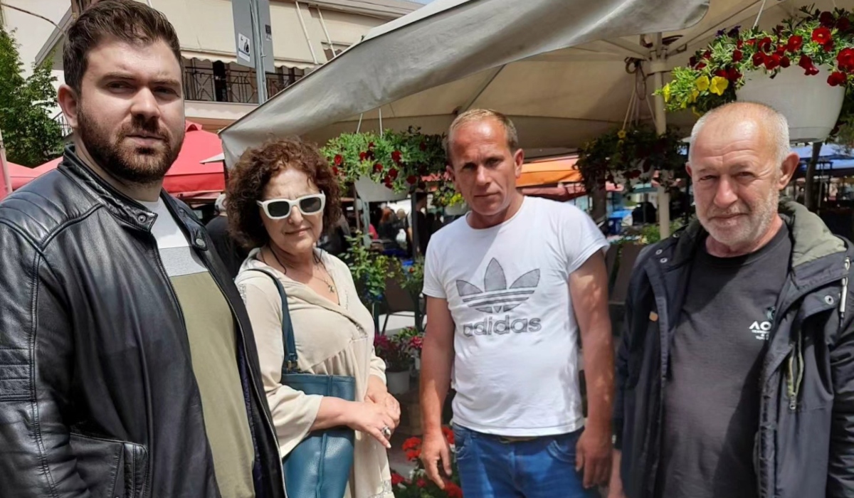 Στη λαϊκή αγορά της Δευτέρας ο Απόστολος Πέκας και η Μαρία Εμμανουήλ ...