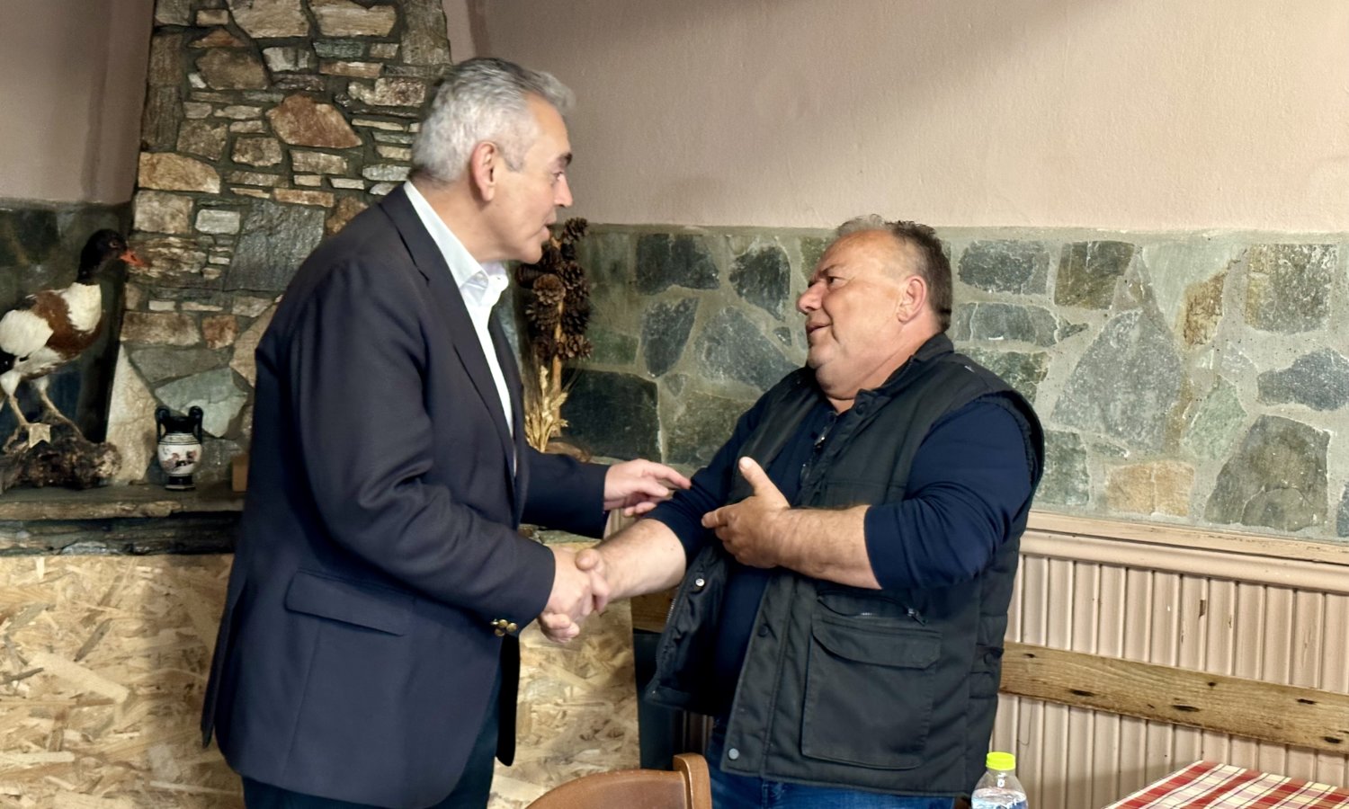 Η συνάντηση του Μάξιμου με τον "μποξ" - larissanet.gr