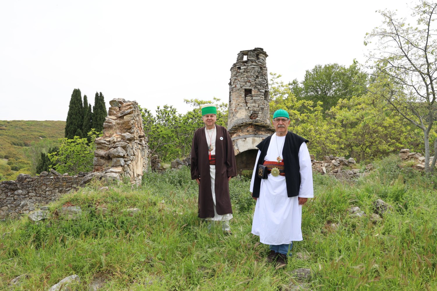 Mία διαφορετική Πρωτομαγιά στον Τεκέ Ντουρπαλί Σουλτάν στα Ασπρόγεια ...