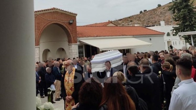 Θρήνος στην κηδεία της 15χρονης που πέθανε σε σχολική εκδρομή – Στα ...