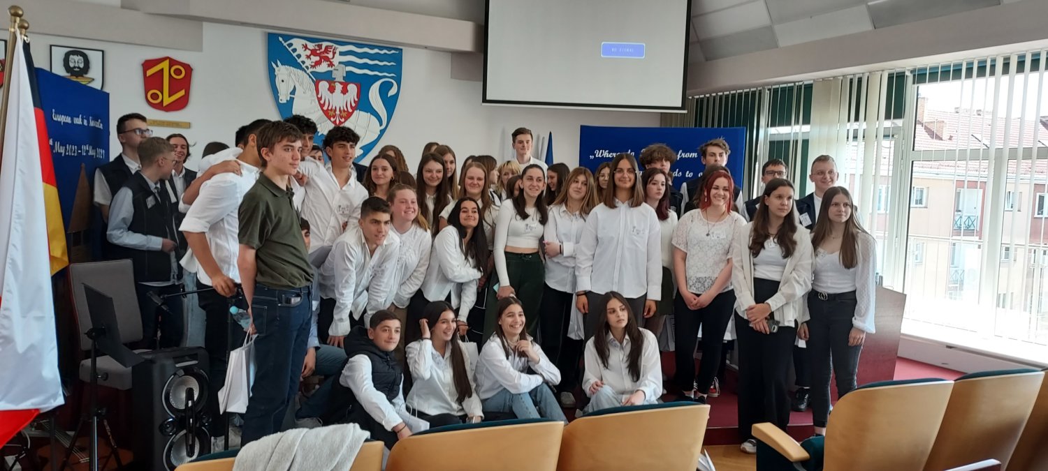 Μαθητές του 6ου Γυμνασίου Λάρισας στην Πολωνία με πρόγραμμα Erasmus+ ...