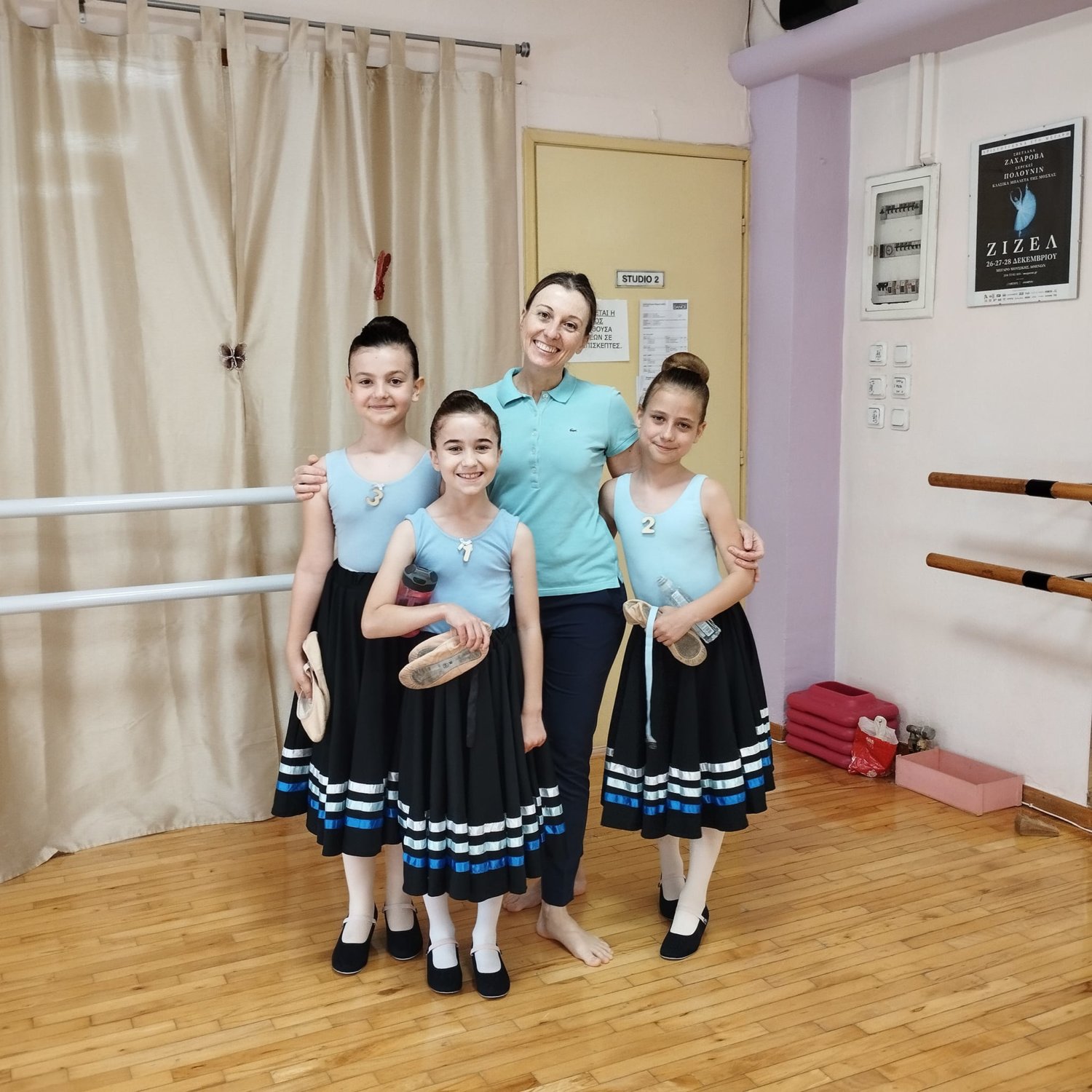 Αριστεία στις ετήσιες εξετάσεις κλασικού χορού της Royal Academy of ...